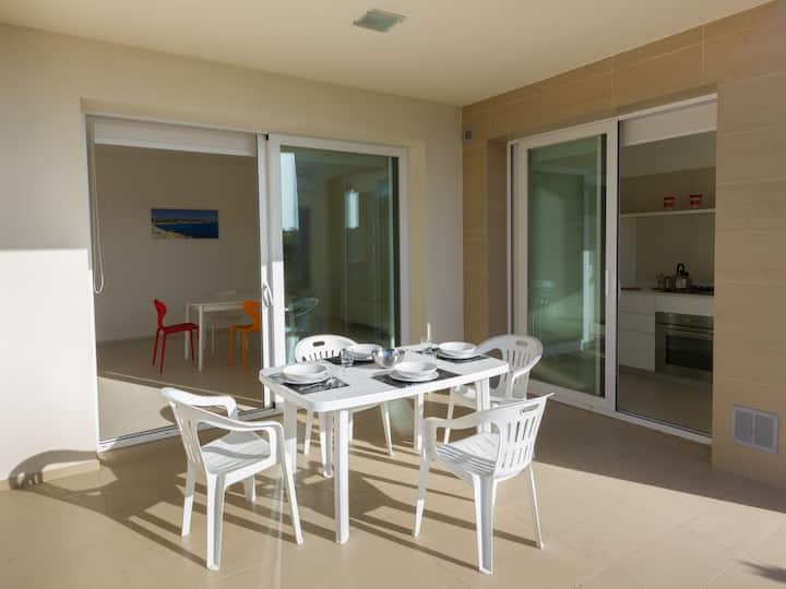 Ground-floor Apartment With Fantastic Patio - Marina di Ragusa