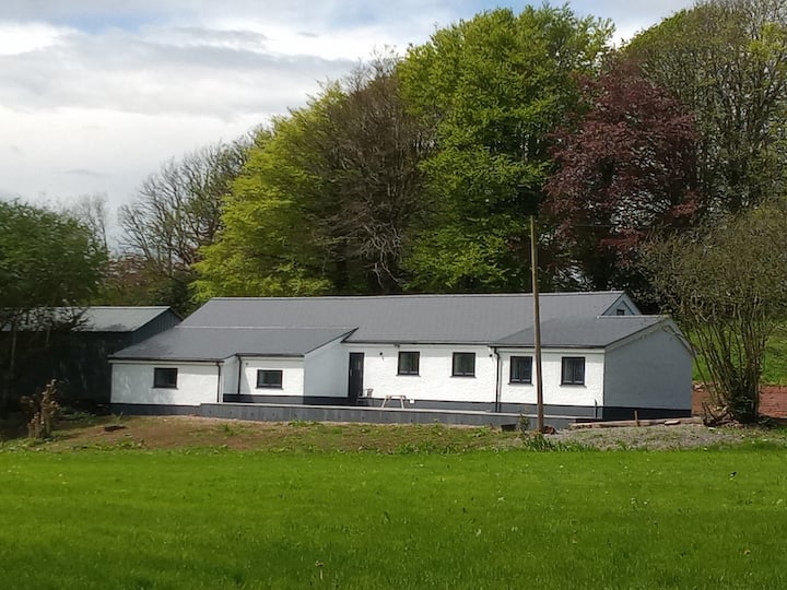 Vineyard Barns - The Dairy - 스완지