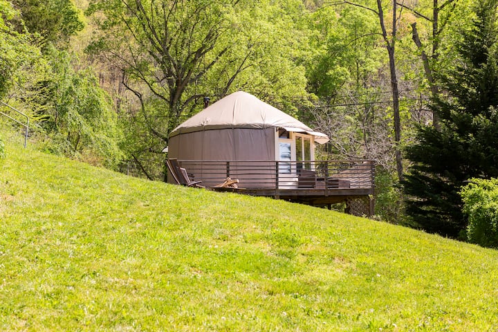Top 10 Yurts Near Blue Ridge Mountains, Virginia, USA | Trip101