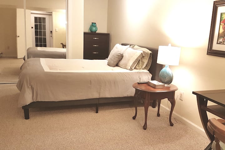 Cozy Elegant Apartment, Great For Families - 알링턴