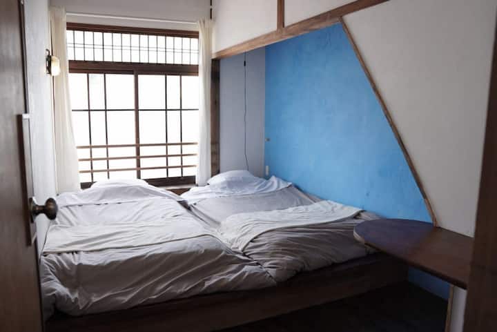 Taketa Station Hostel Cue "Private Twin Room -Ao-" - 다케타시