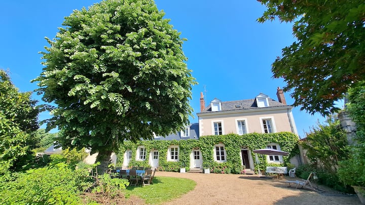 Belle Maison De Caractère Avec Grand Jardin Clos. - Tours