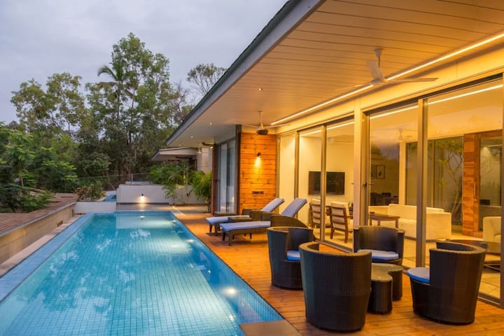 Contact the host directly - Deck-4 Bed-Infinity Private Pool,Arpora ...