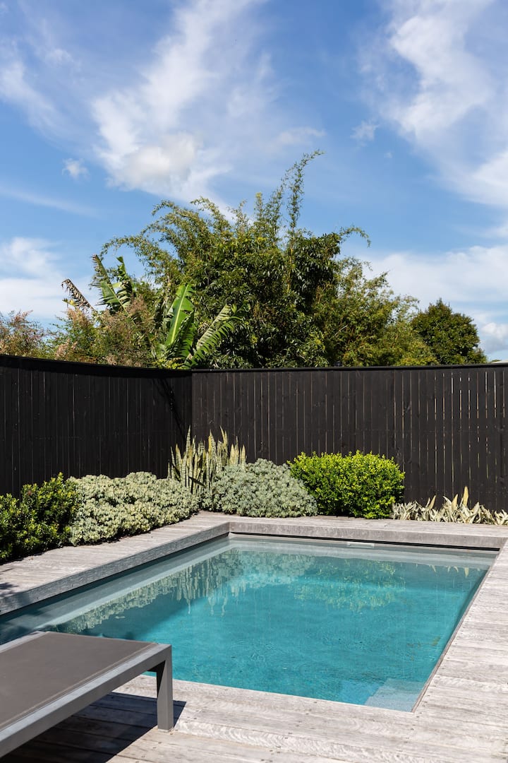 Spacious Renovated Cottage With Pool - Gerringong