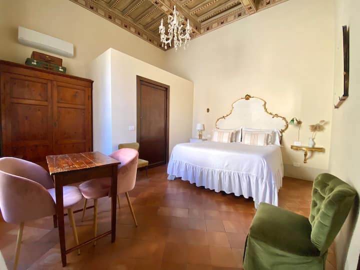 Artistic Lovers' Room - Siena