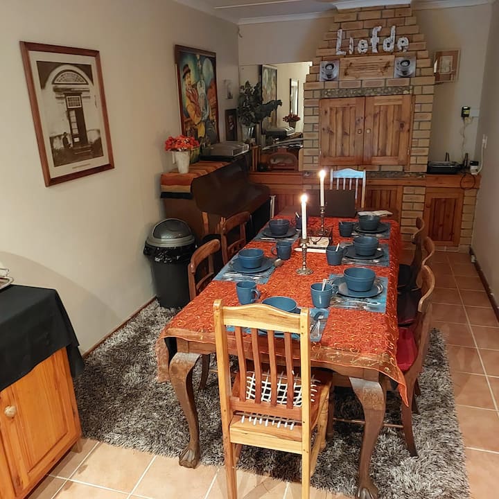 Slampamper (Come Chill At The Best In George) - George