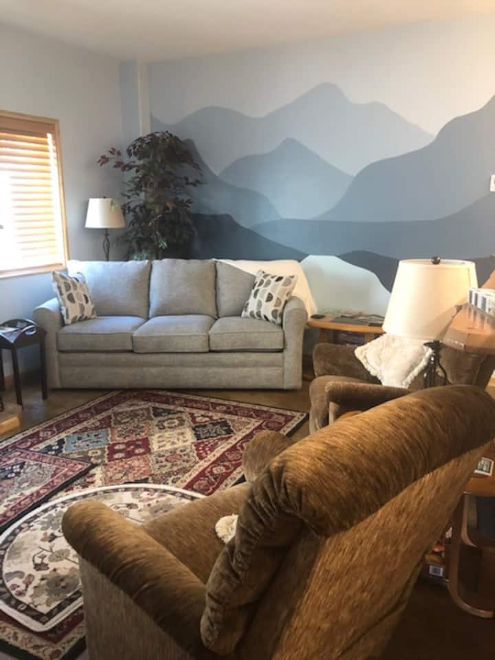 Wooded Heights River Retreat / With Hot Tub - Round Lake State Park, Sagle