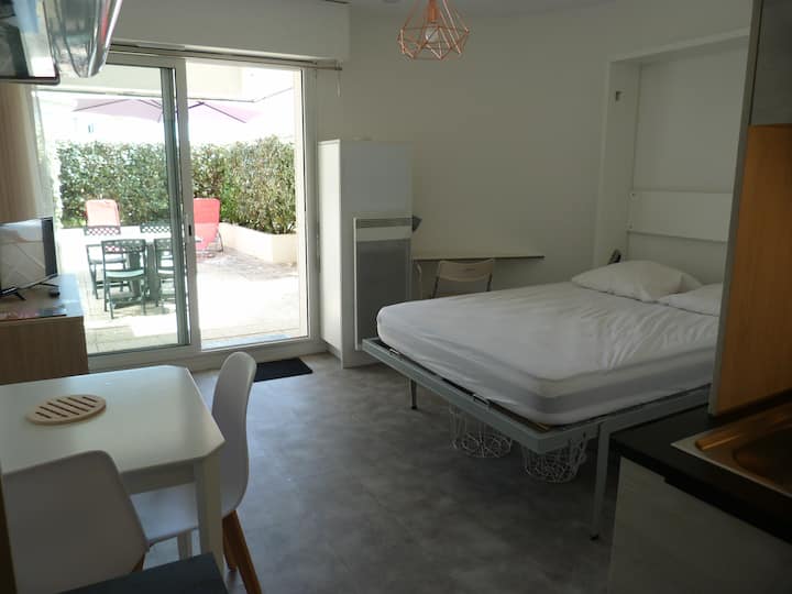 Studio Grande Terrasse Et Vrai Lit Relevable - La Rochelle