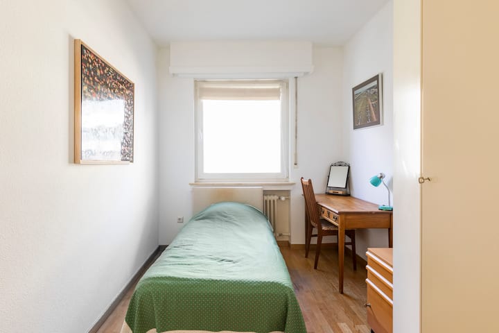 Chambre De Célibataire à Belair - Luxembourg