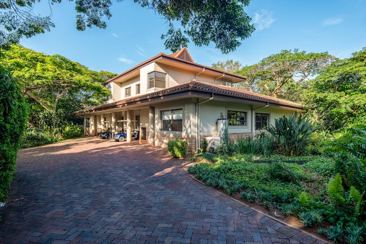 Zimbali 8 - Spacious Family House With Golf Cart - Dolphin Coast