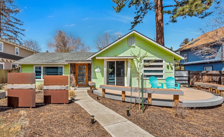 Sweet Pea | Hot Tub | Fire Pit | Walk - Bend, OR