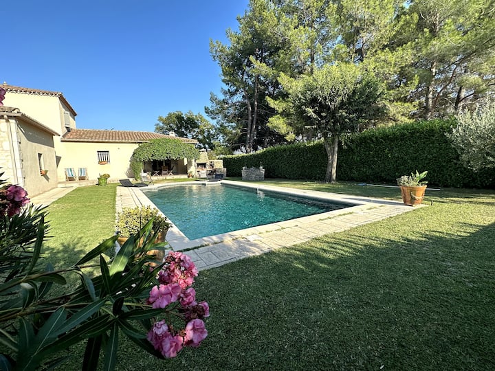 Villa Avec Piscine Et Terrain De Boules Sur Uzès - Uzès