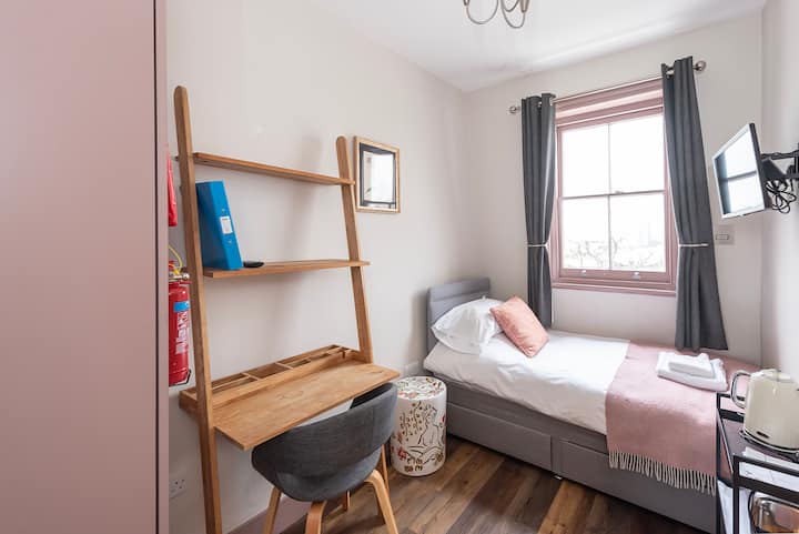 Terrific Kensington Studio - Hyde Park - London