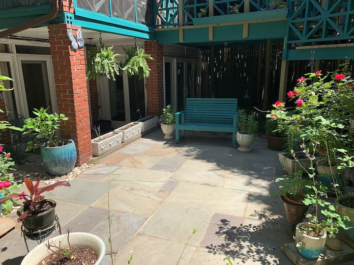 Lovely 1 Bedroom Apartment In Foxhall Village - Falls Church, VA