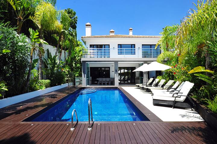 Luxury 6 Bed Villa, Benahavis - Benahavís