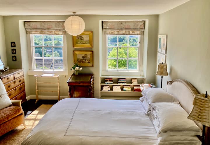 Beautiful King Room In Art Lover's Georgian Home. - Bath