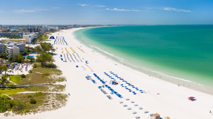 Sunny ‘Seas The Day’ 2 Blks To The Sea - 4 - St. Pete Beach