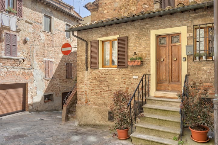 Steps From Piazza Grande In The Heart Of Tuscany - Montepulciano