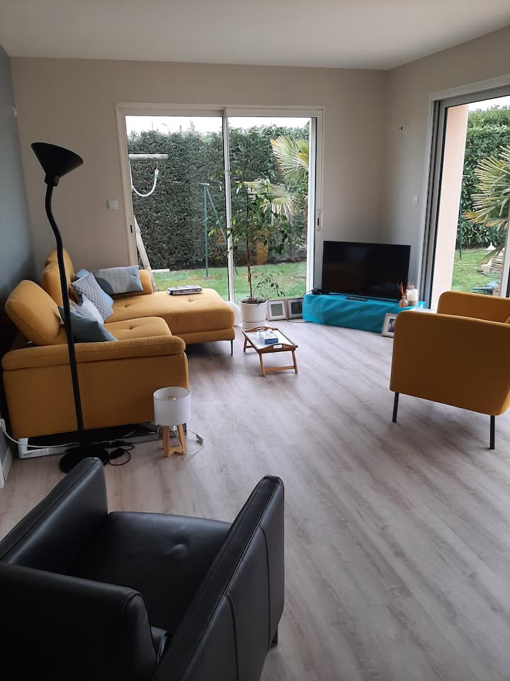 Chambre Privée Dans Maison  Chaleureuse - Poitiers