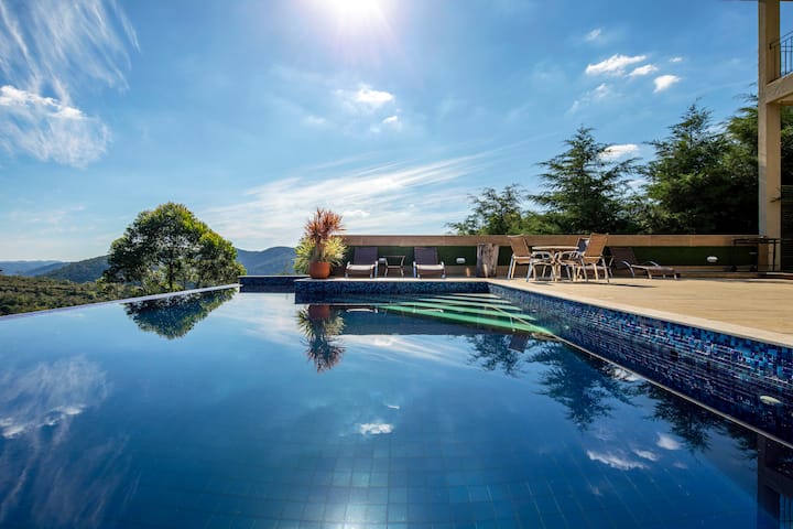 Casa Da Borda Infinita Em Itaipava / Rj - Brazil