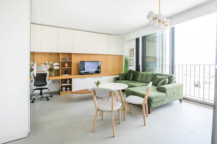 Relaxing  Sea View Apartment(inc Office) - Tel Aviv