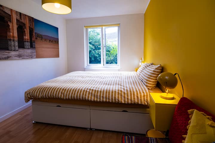 Quiet Room Next To Camden Town / St. Pancras - Bloomsbury