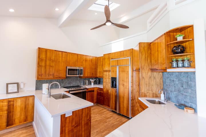 Oceanfront Puamana | Panoramic Views | 2br + Loft - Maui, HI