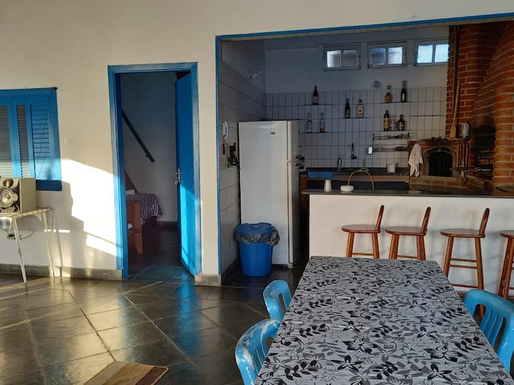 Quarto Para Até 4 Pessoas. Fica Na Edicula Da Casa - São Paulo