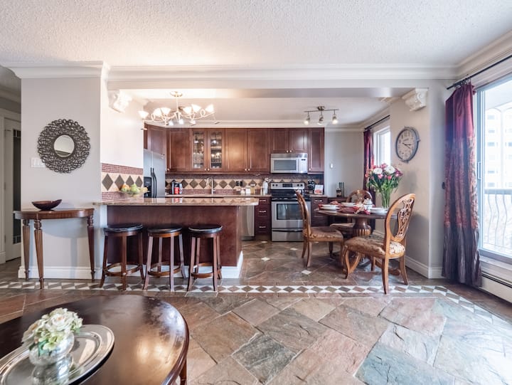 Classy Cozy 2bed, View, Gym & Ug Parking - Edmonton