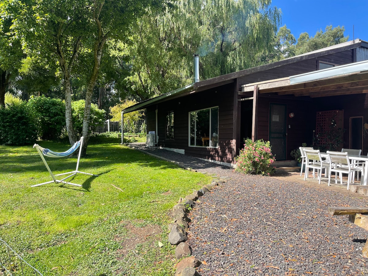 Top Of The Otways - Nature Lodge - Farm stays for Rent in Barramunga ...