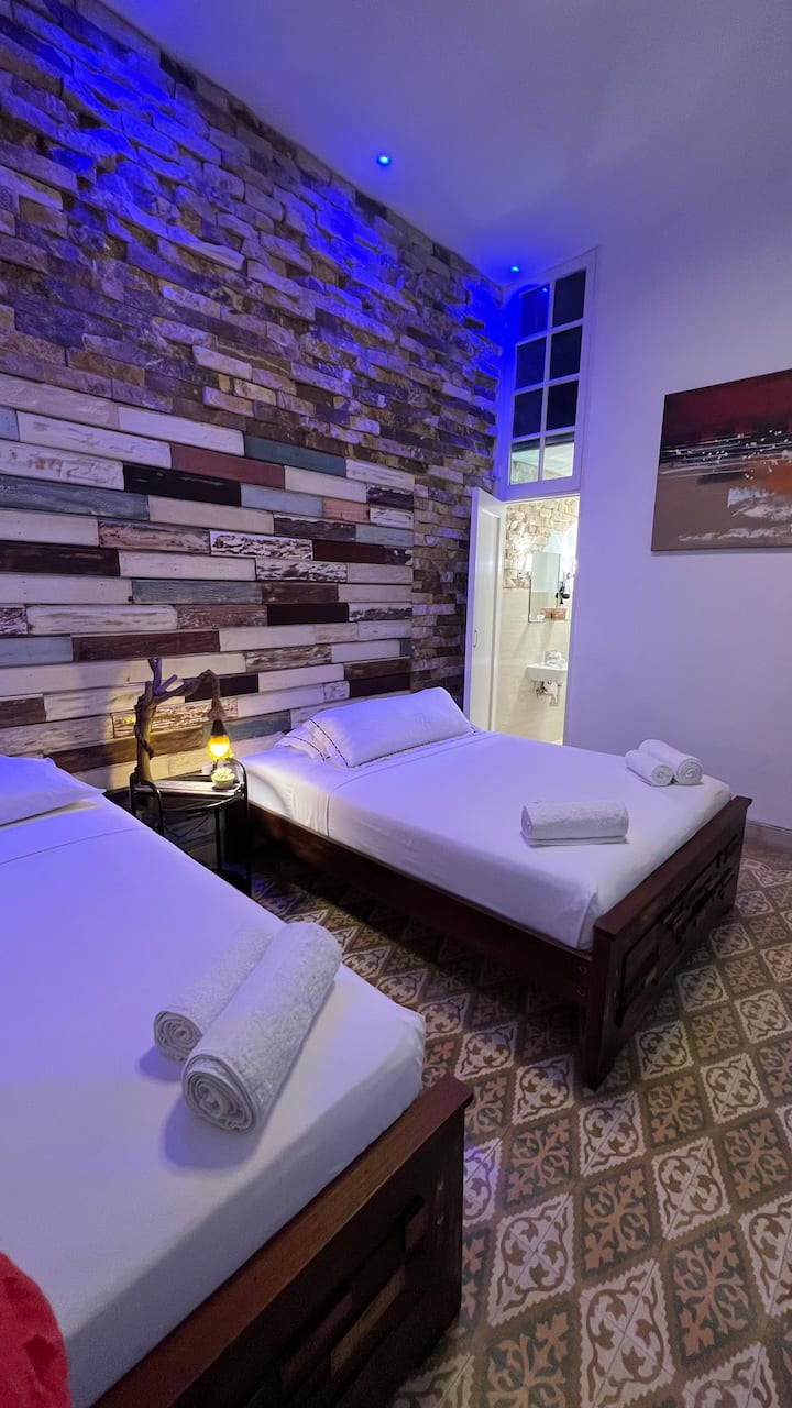 Vapor 156 Boutique Hotel - Family & Friends Room 4 - Havana