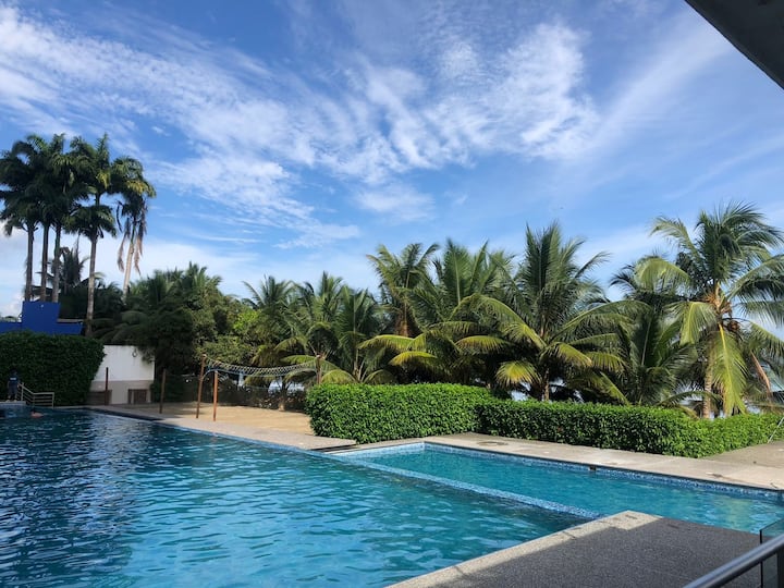 Resort Playa Azul - Departamento Frente Al Mar - Tonsupa