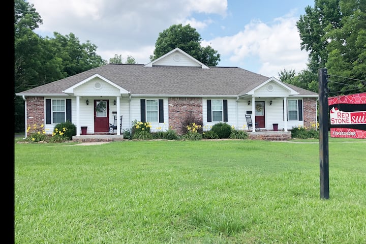 Cozy French Country Suite - Mena, AR