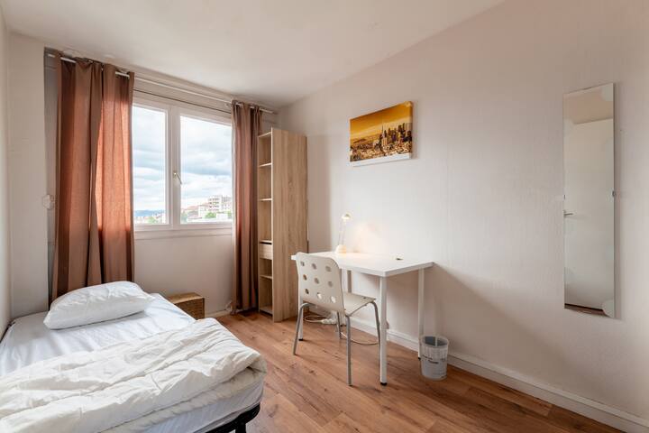 Chambre Proche J.monet - Saint-Étienne