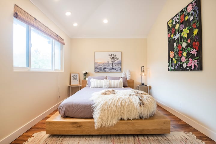 Chic Private Room I Spa + Sauna + Coffee/eggs - Goleta, CA