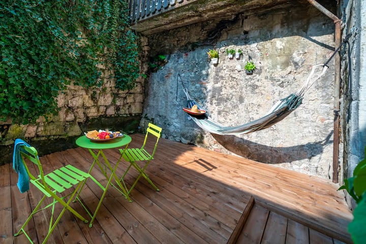 Secret Courtyard | Grand Jardin | Annecy Centre - Lac d'Annecy