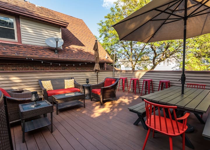 Downtown Home W/ Rooftop Patio -  Walk Everywhere! - Milwaukee