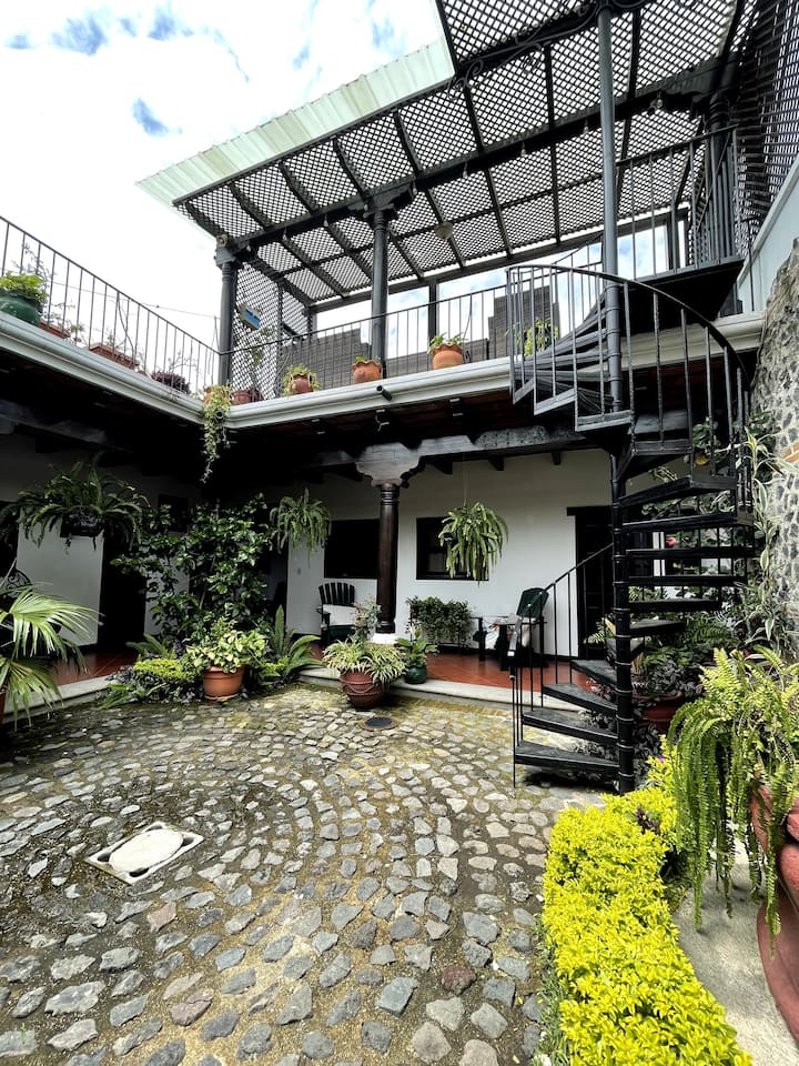 Bellevue House - Parramos