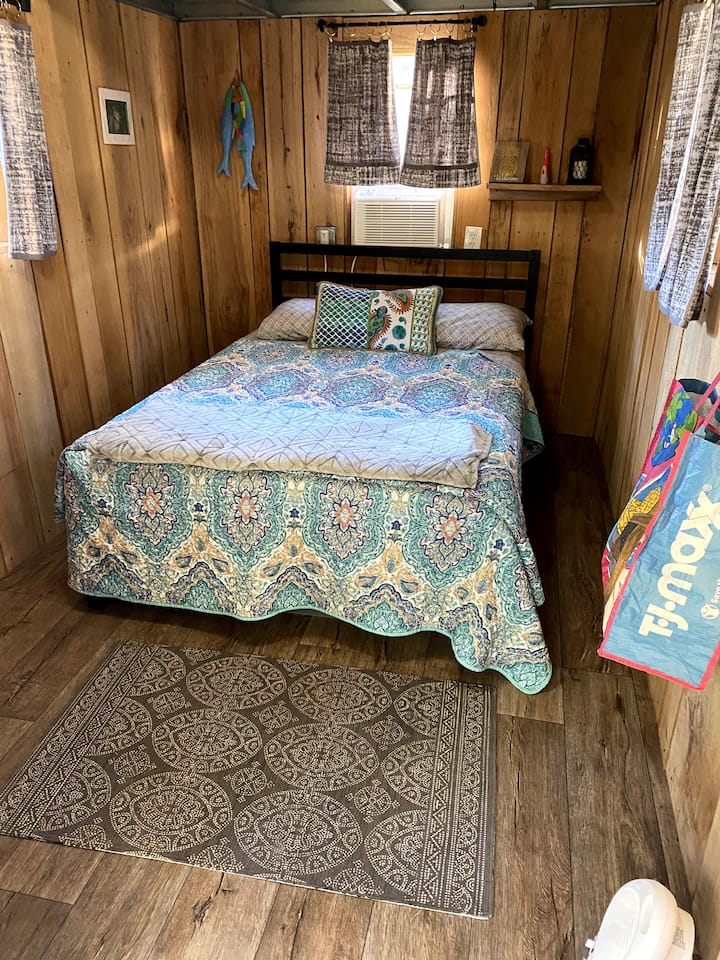 Glamping For 2 @ The Springs & Rivers-cabin 3 - Ichetucknee Springs State Park, Fort White