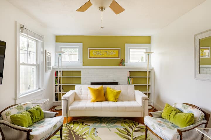 The Beach House Walk To The Beach - Virginia Beach, VA