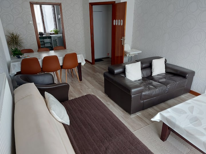 Duplex Lumineux à 2 Minutes à Pieds De La Plage - De Panne