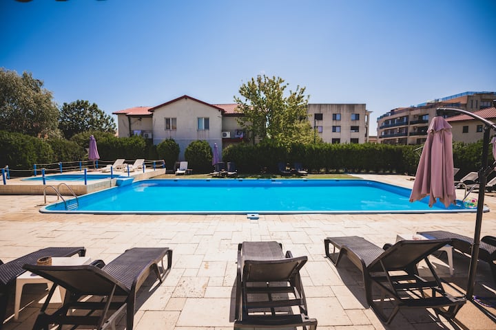 Villa Near Sea 3 Rooms, With Grill, Garden, Pools. - Valu lui Traian