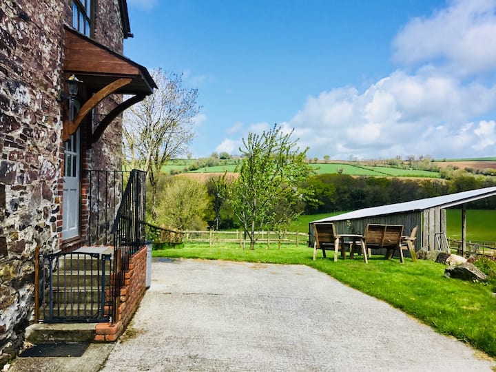 ‘The Granary’ Cosy Cottage With Logburner - Devon