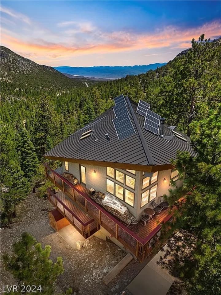 Serene Mountain House Retreat - Mount Charleston, NV