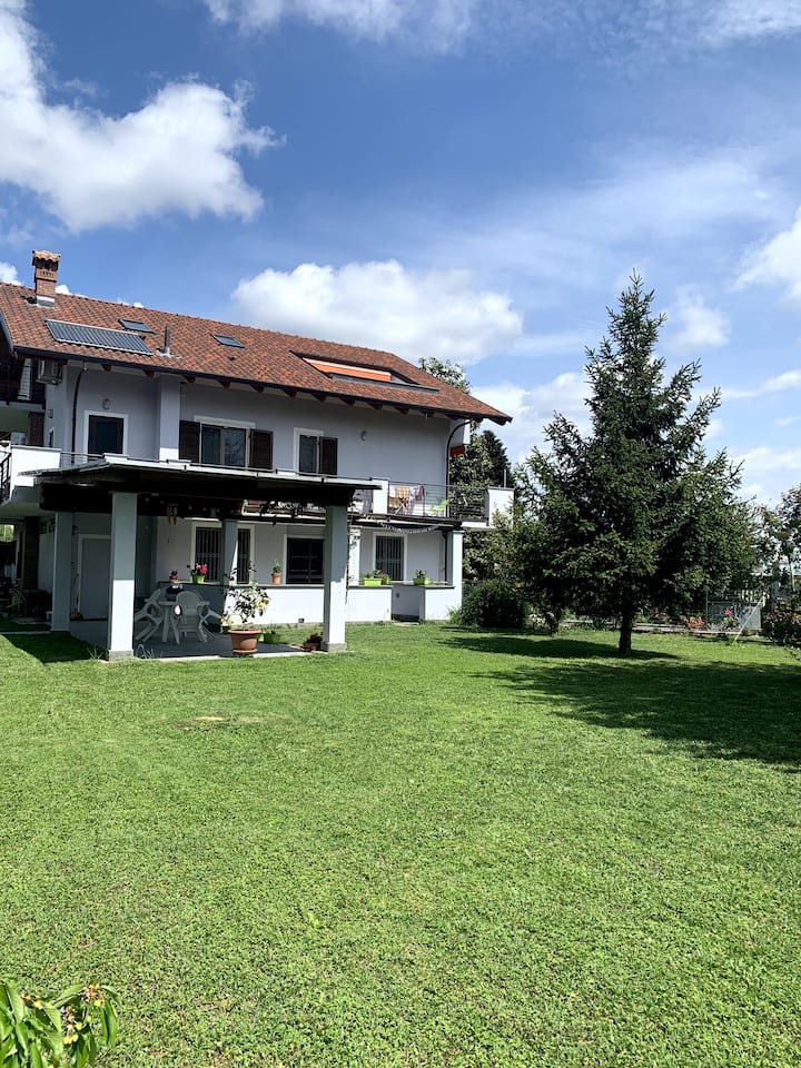 Alle Porte Di Torino, Ai Piedi Del M.te S. Giorgio - Stresa