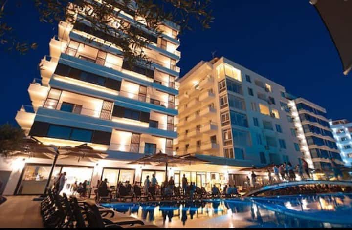 Sea View Apartment Next To 5 Star Hotels - Spille