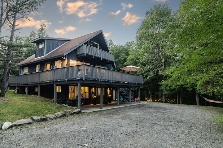 Peaceful Chalet | Streamside Escape – Poconos - Pocono Lake