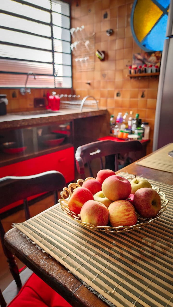 Quarto New York • Casa Charmosa • Viagem Criativa! - Marília