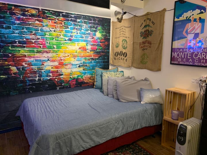 Small Private Garage/garden Suite - Federal Way, WA