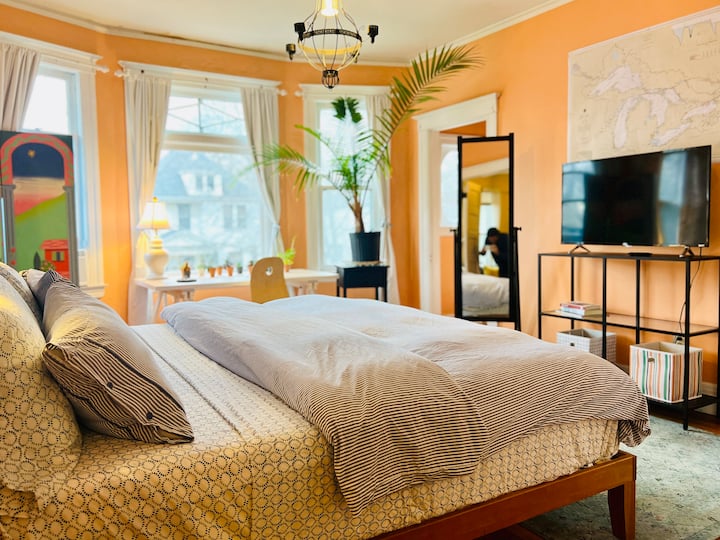 The Great Lakes Apartment @ Parker House Detroit - Comerica Park
